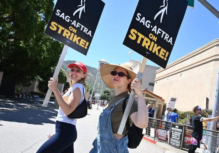 See Photos Of Actors On Strike In Los Angeles And New York | HuffPost ...