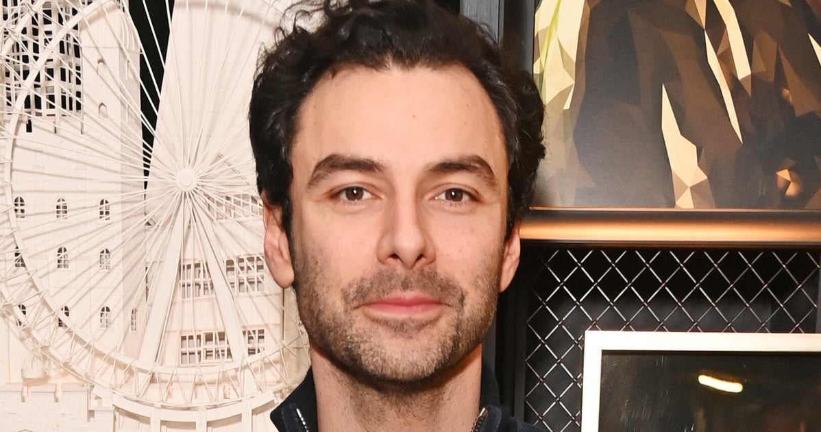 Aidan Turner Reflects On Awkward Sex Scenes Huffpost Uk Entertainment