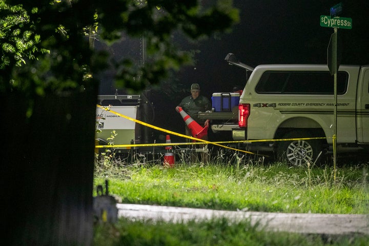 Verdigris, Oklahoma Standoff Ends In Deaths Of Woman, Kids | HuffPost ...