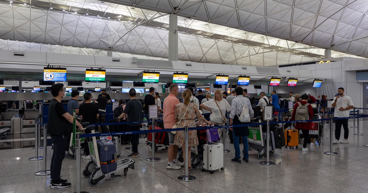 This Is The Best Time To Fly According To A Flight Attendant HuffPost this-is-the-best-time-to-fly-according-to-a-flight-attendant-huffpost