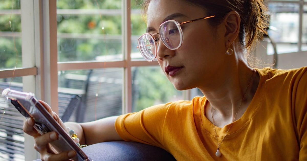 Here's Why You Keep Attracting Emotionally Unavailable Partners ...