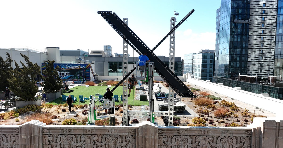 Big, Bright ‘X’ Sign Atop Twitter HQ Dismantled Amid Rebrand | HuffPost ...