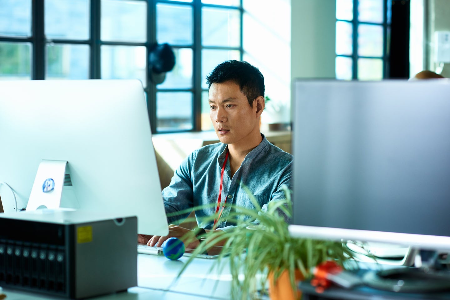 'Hey Hanging' Is The Rudest Workplace Behavior. Are You Guilty Of It ...