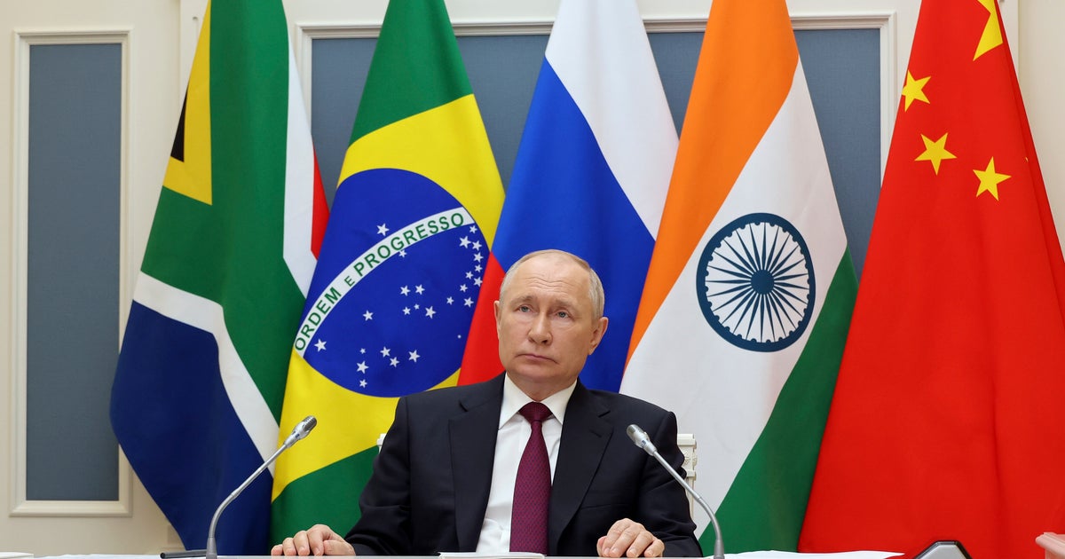Πούτιν στη Σύνοδο των BRICS: Θέλω να τελειώσει αυτός ο πόλεμος που ...