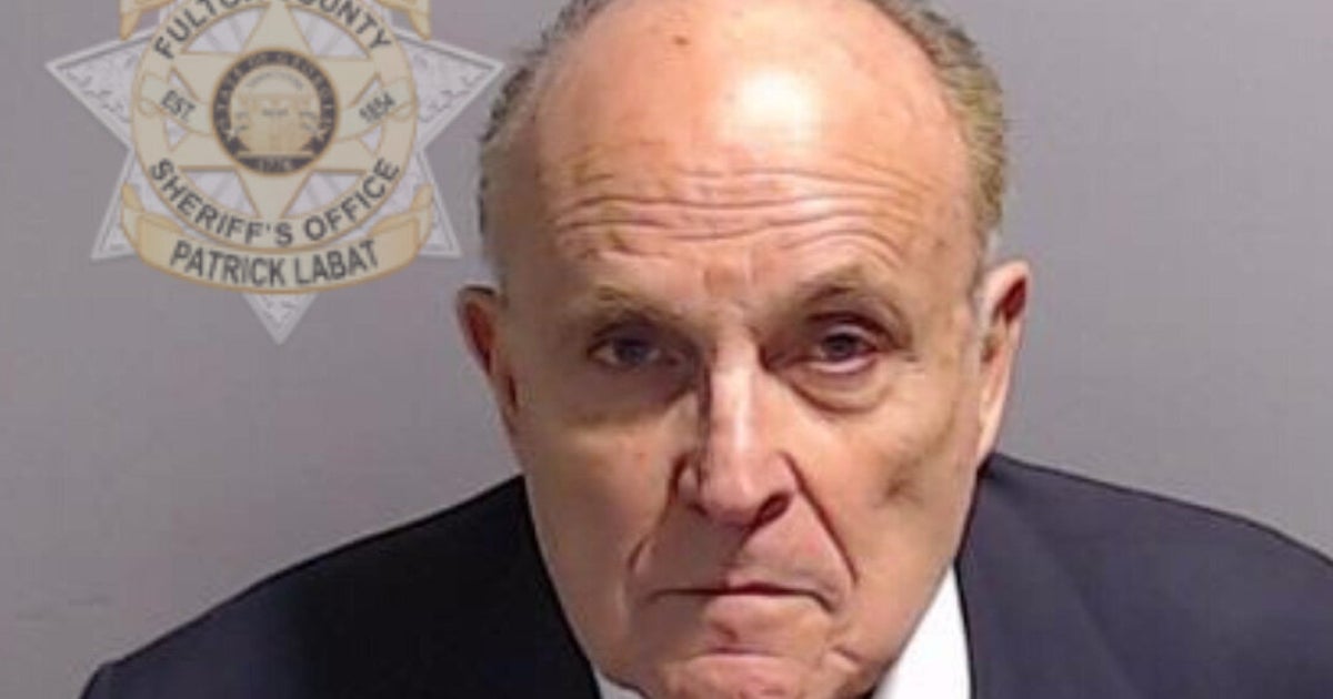 Trump Hosts $100,000-A-Plate Fundraiser For Cash-Strapped Giuliani's ...