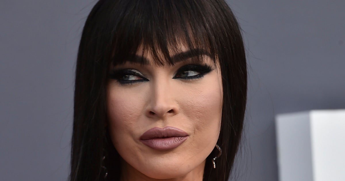 Megan Fox Ignores SAG Halloween Rules Tags Union In Costume Post JanPost megan-fox-ignores-sag-halloween-rules-tags-union-in-costume-post-janpost