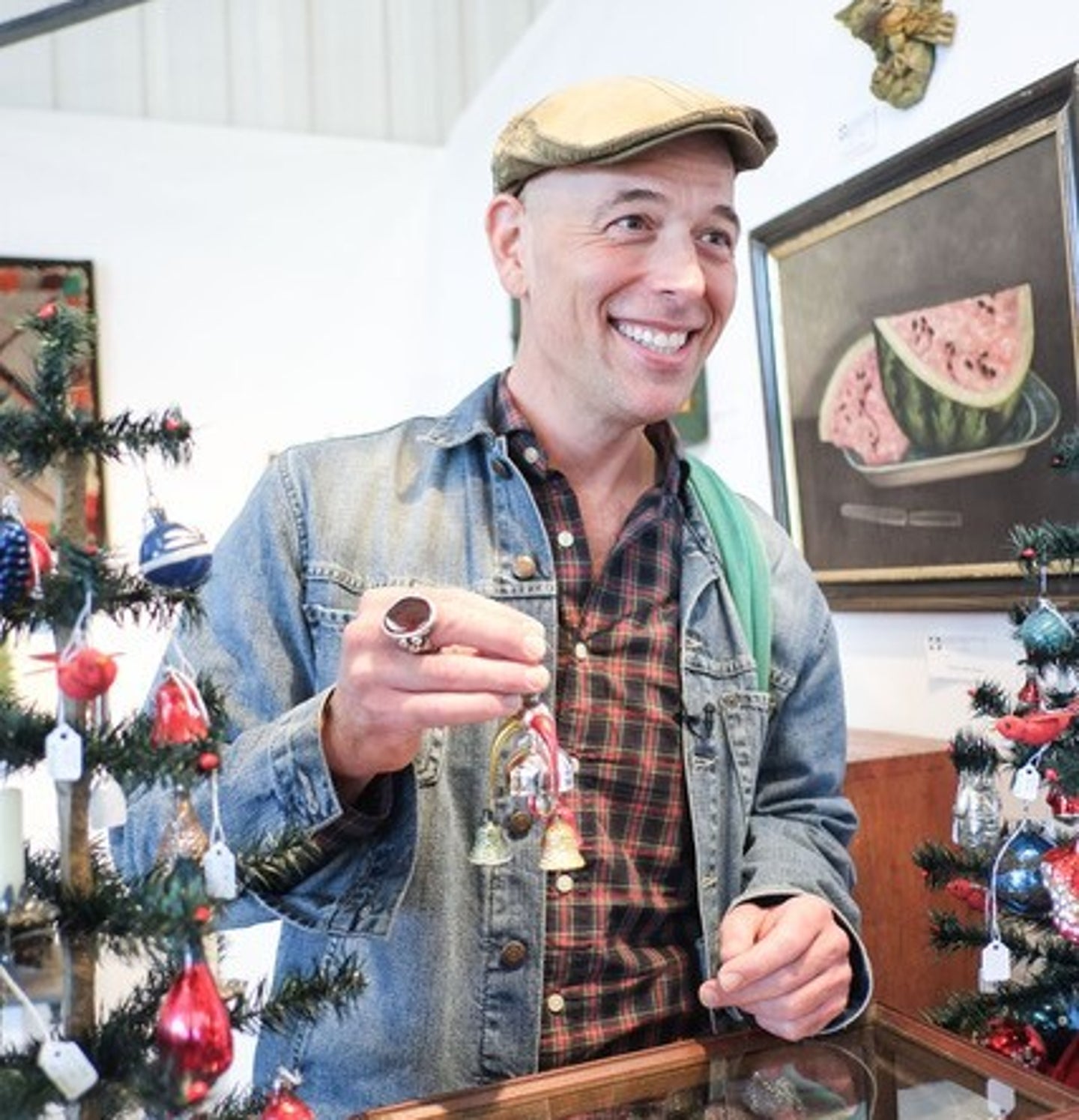 Vintage Expert Offers 5 Timeless Tips For A Classic Christmas ...