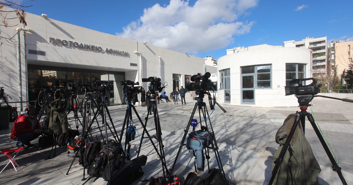 Κεκλεισμένων των θυρών η δίκη για τη 12χρονη στον Κολωνό | HuffPost ...
