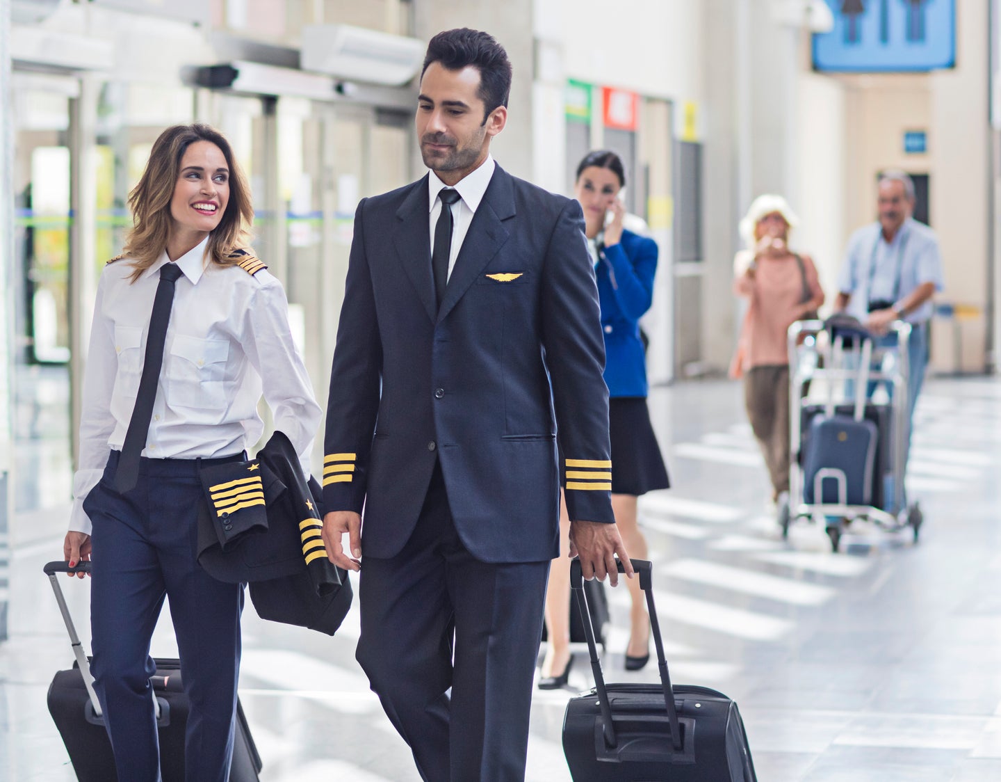 Pilots Reveal 8 Things They Never Do As Passengers | HuffPost Life