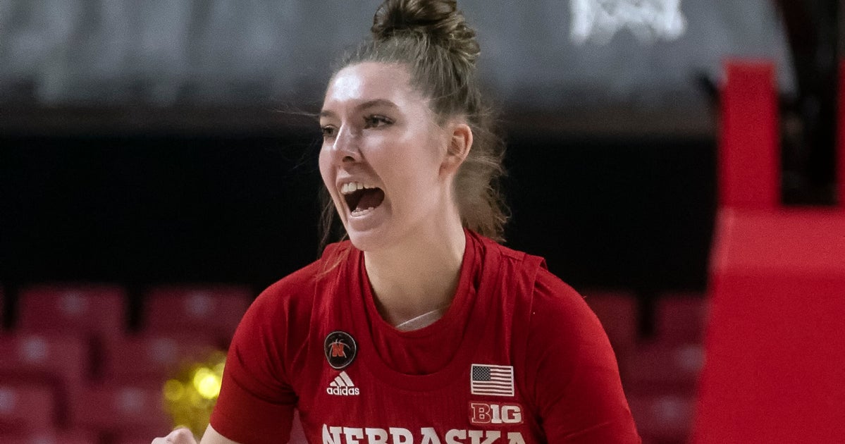Former Nebraska Basketball Player Sues School Says Coach Pressured Her For Sex Huffpost