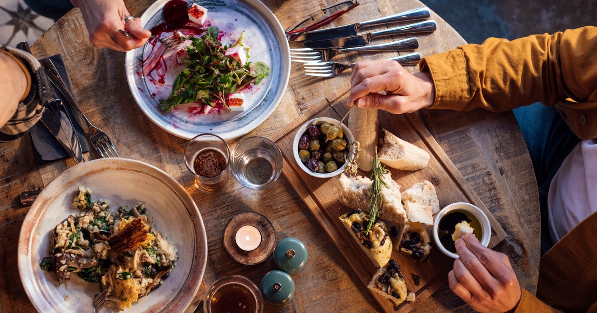 Every Meal Should Have These Three Things, According To A Nutritionist ...