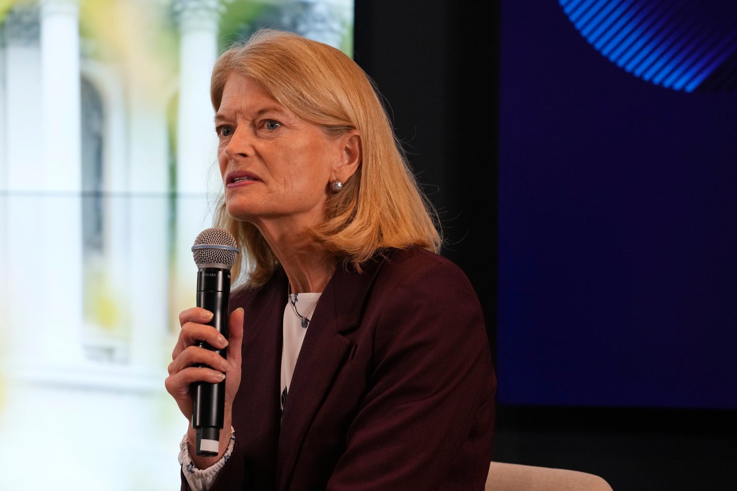 Sen. Murkowski Considers Exiting Republican Party | HuffPost Latest News