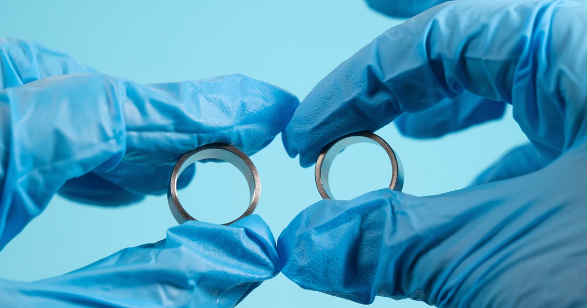 Where Do Surgeons Put Their Wedding Rings During Surgery? | HuffPost UK ...