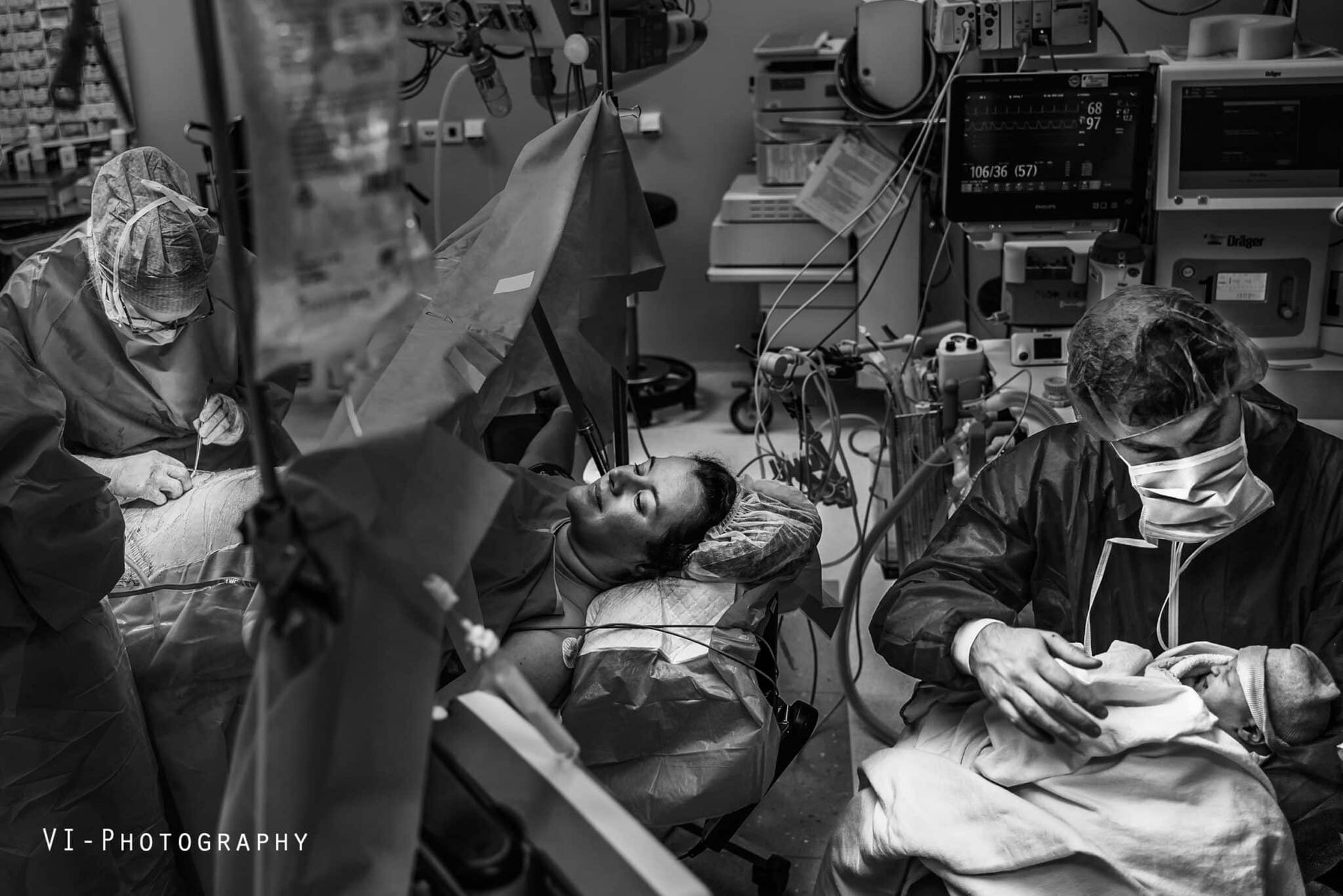 30 Powerful Birth Photos That Capture The Emotion Of Labour And ...