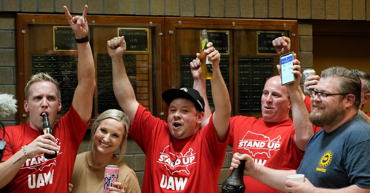 UAW Wins Historic Union Election At Volkswagen | HuffPost Impact