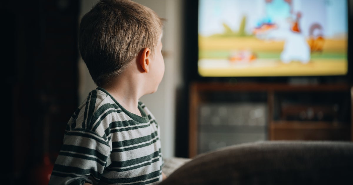 6 Easy Ways To Reduce Your Toddler's Screen Time That Aren't ...