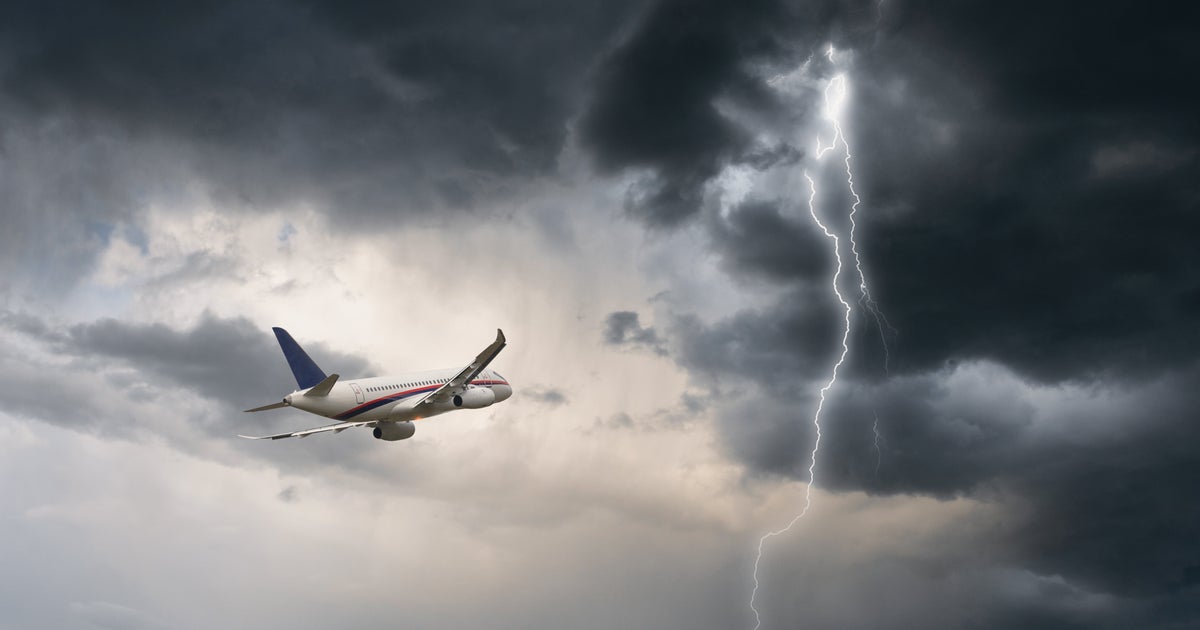 Here's What Happens When Lightning Hits A Plane | HuffPost UK Life