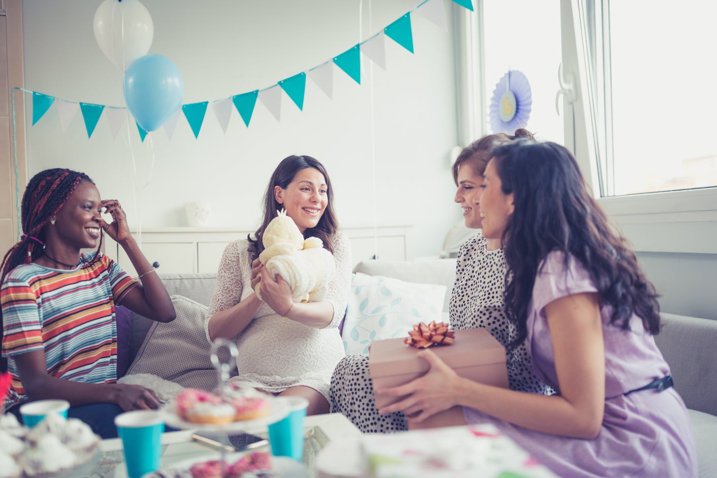 Baby Shower Etiquette: Who Should Host The Party? | HuffPost Life