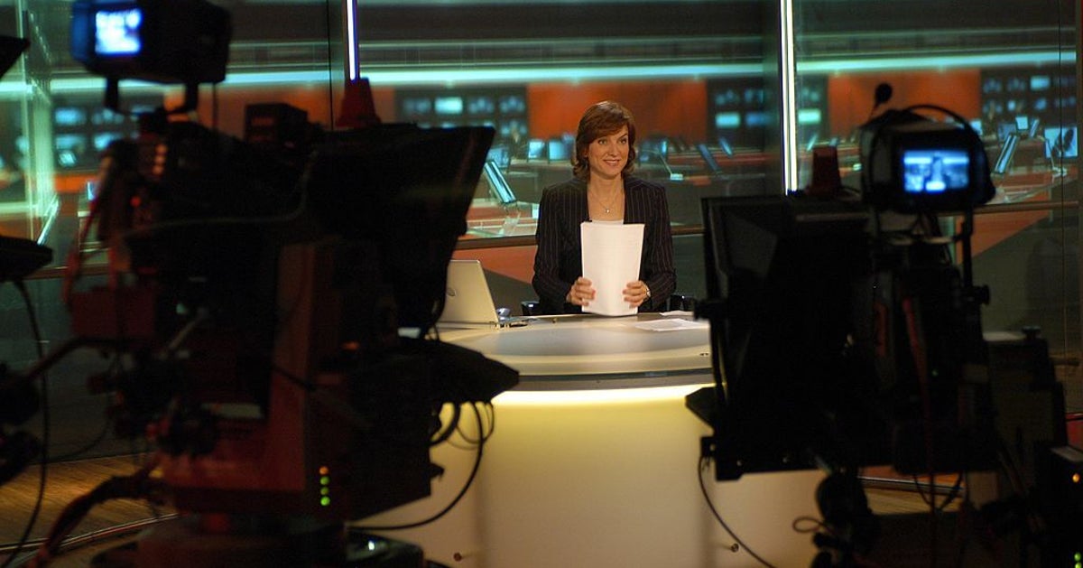 So THAT's What's Written On News Readers' Papers | HuffPost UK ...