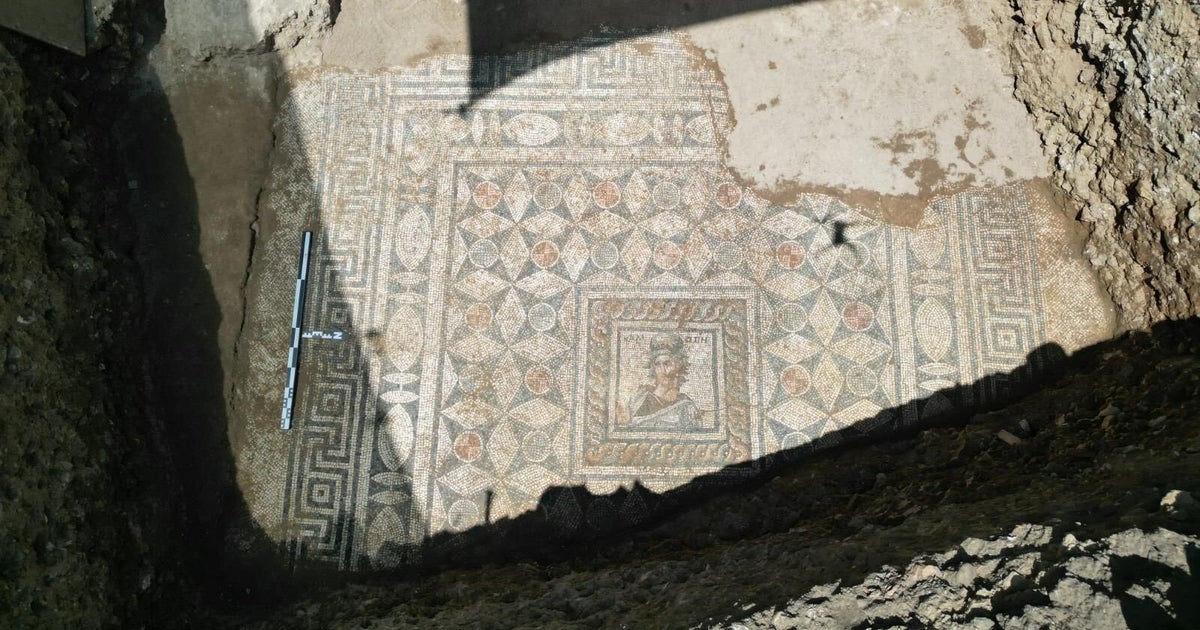 Ψηφιδωτό του 2ου αιώνα π.Χ. που απεικονίζει τη Μούσα Καλλιόπη ...