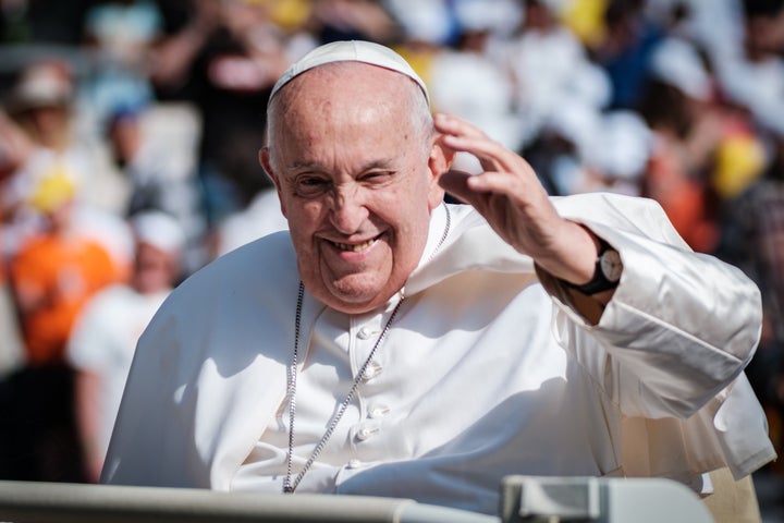 Pope Francis Uses Shocking Anti-Gay Slur In Meeting With Bishops ...