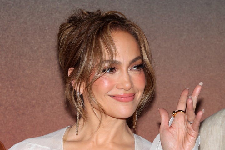 Jennifer Lopez Calls Seeing AI-Edited Photos Of Herself 'Scary ...