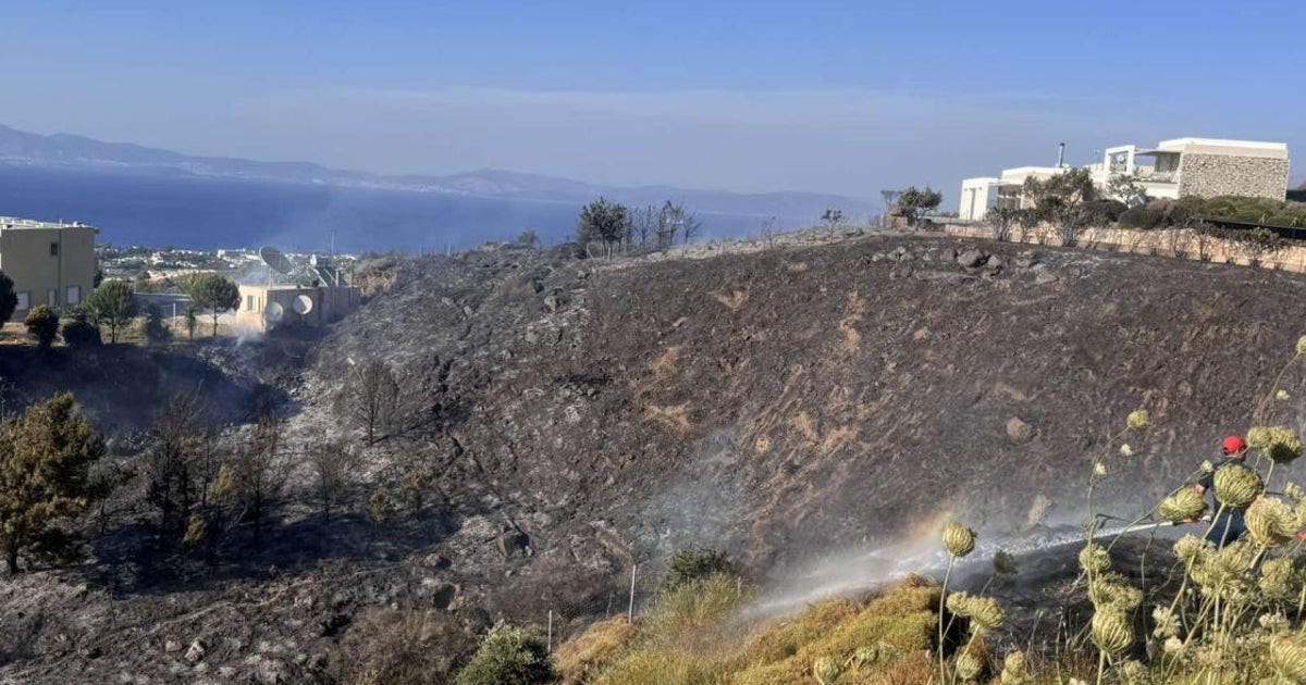 Υπό μερικό έλεγχο η πυρκαγιά στην Κω - Σε απόσταση αναπνοής οι φλόγες ...