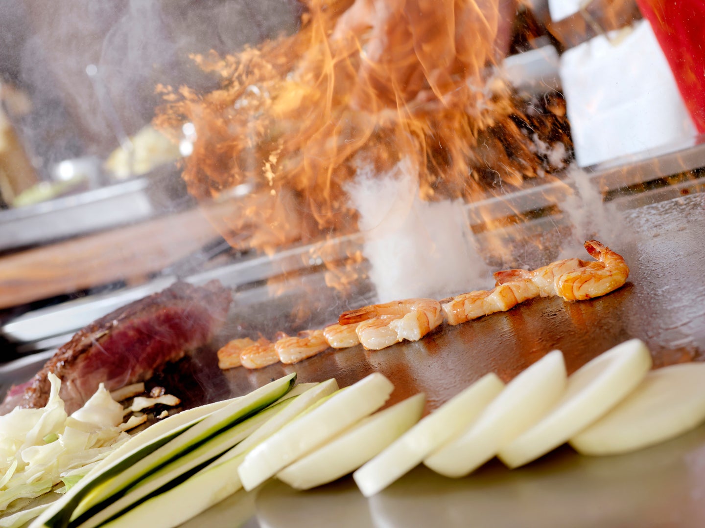 How To Find A Restaurant That's Not A Tourist Trap While Traveling ...