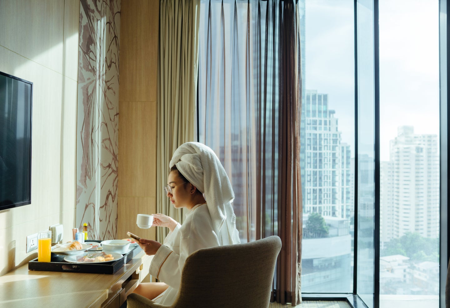 6 Times It's Actually Worth It To Order Room Service | HuffPost Life