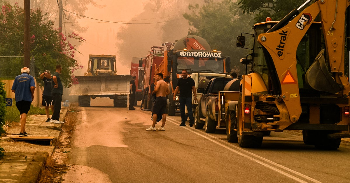 Ηλεία: Σε ύφεση η φωτιά σε Λάτα και Πρόδρομο - Κάηκαν σπίτια και ...