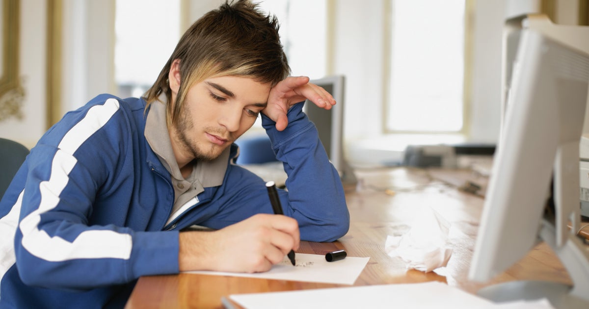 The Health Dangers Of Slouching At Your Desk | HuffPost UK Life