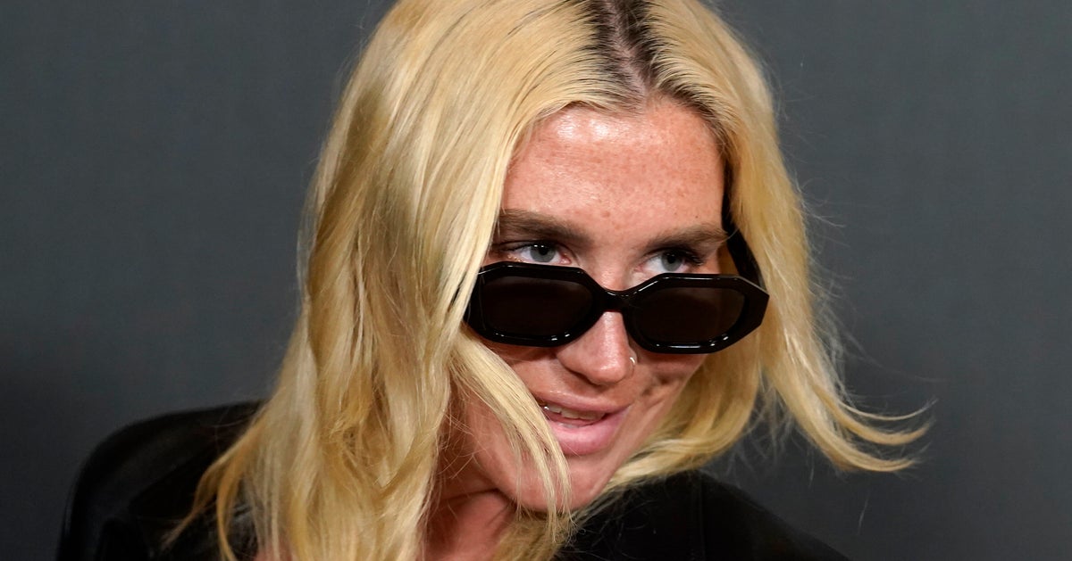Kesha Shuts Down Body Shamers Who Criticised Her Bikini Pics | HuffPost ...
