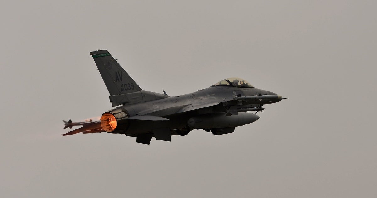 Παραδόθηκαν στην Ουκρανία τα πρώτα F-16 | HuffPost Greece ΔΙΕΘΝΕΣ