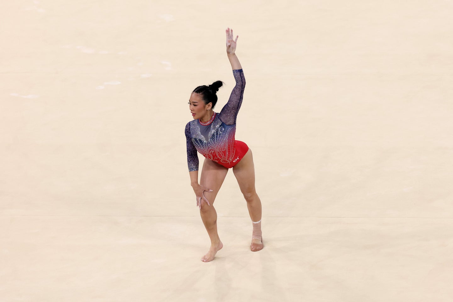 Suni Lee's Stunning Floor Routine Leaves Olympic Stadium Absolutely ...