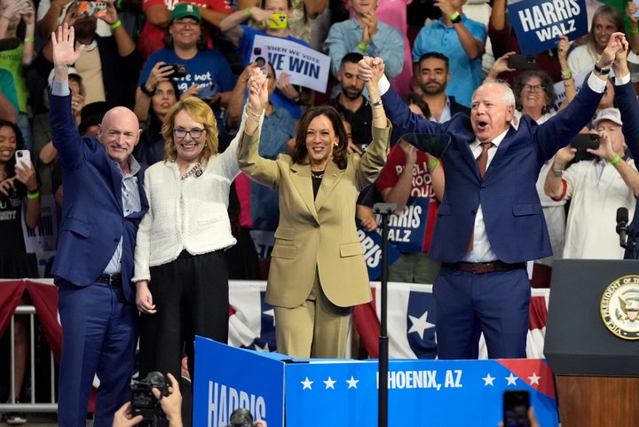 Kamala Harris And Tim Walz Campaign In Arizona As They Fight To Gain ...