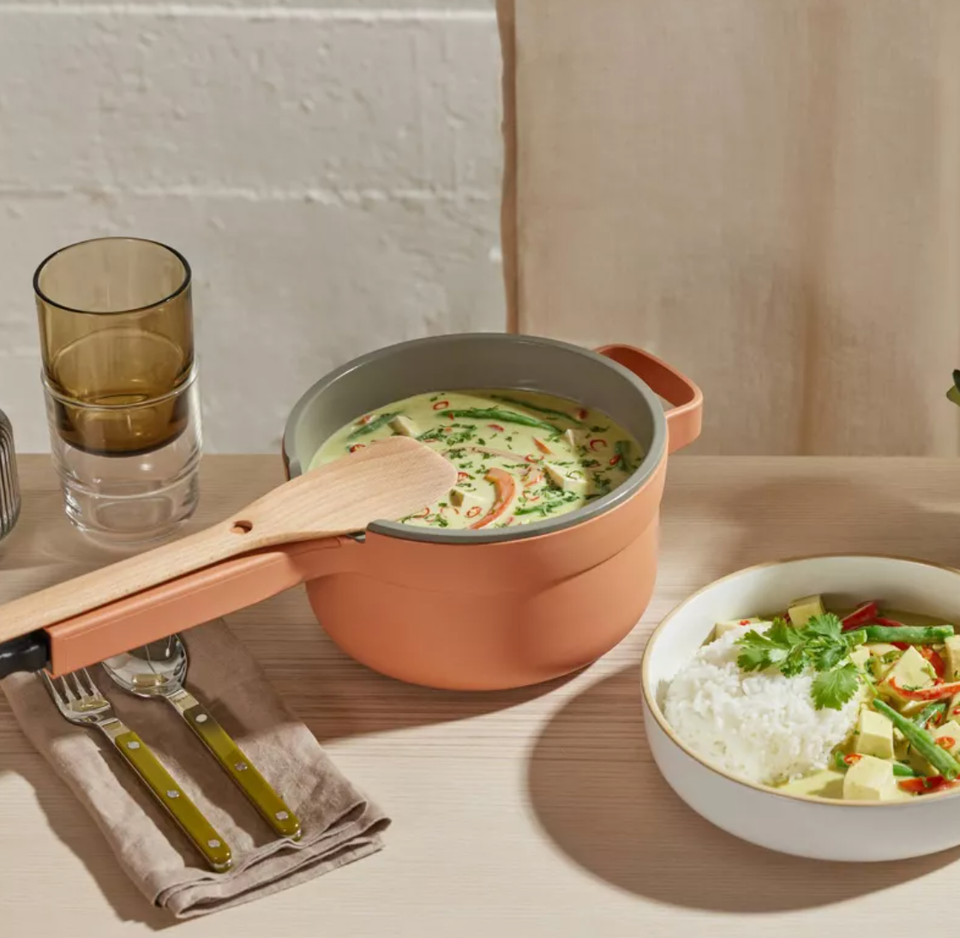 This Portable Mini Crockpot Is Perfect For Thanksgiving Leftovers ...