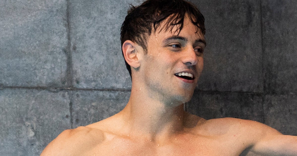 Tom Daley's Knitted Swim Briefs Help Raise £10K For A Great Cause ...