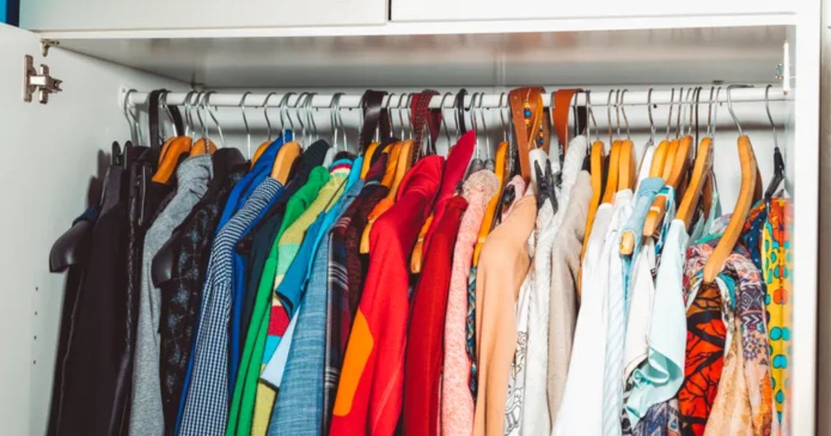 This Early Dementia Sign Shows Up While Getting Dressed | HuffPost UK Life