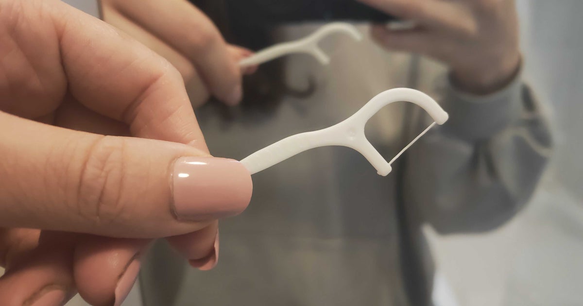 Dental Picks Vs String Floss: Which Is Better? | HuffPost UK Life