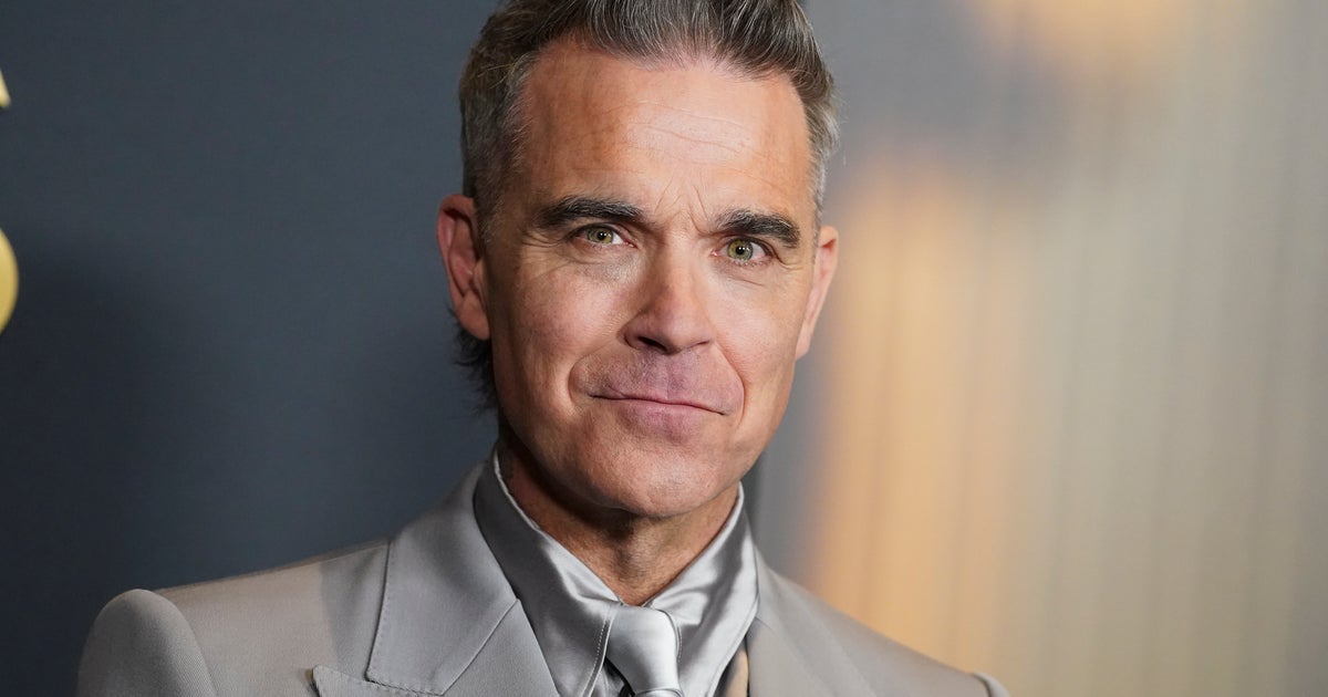 Robbie Williams Fires Back At Former Take That Manager Over Addiction ...