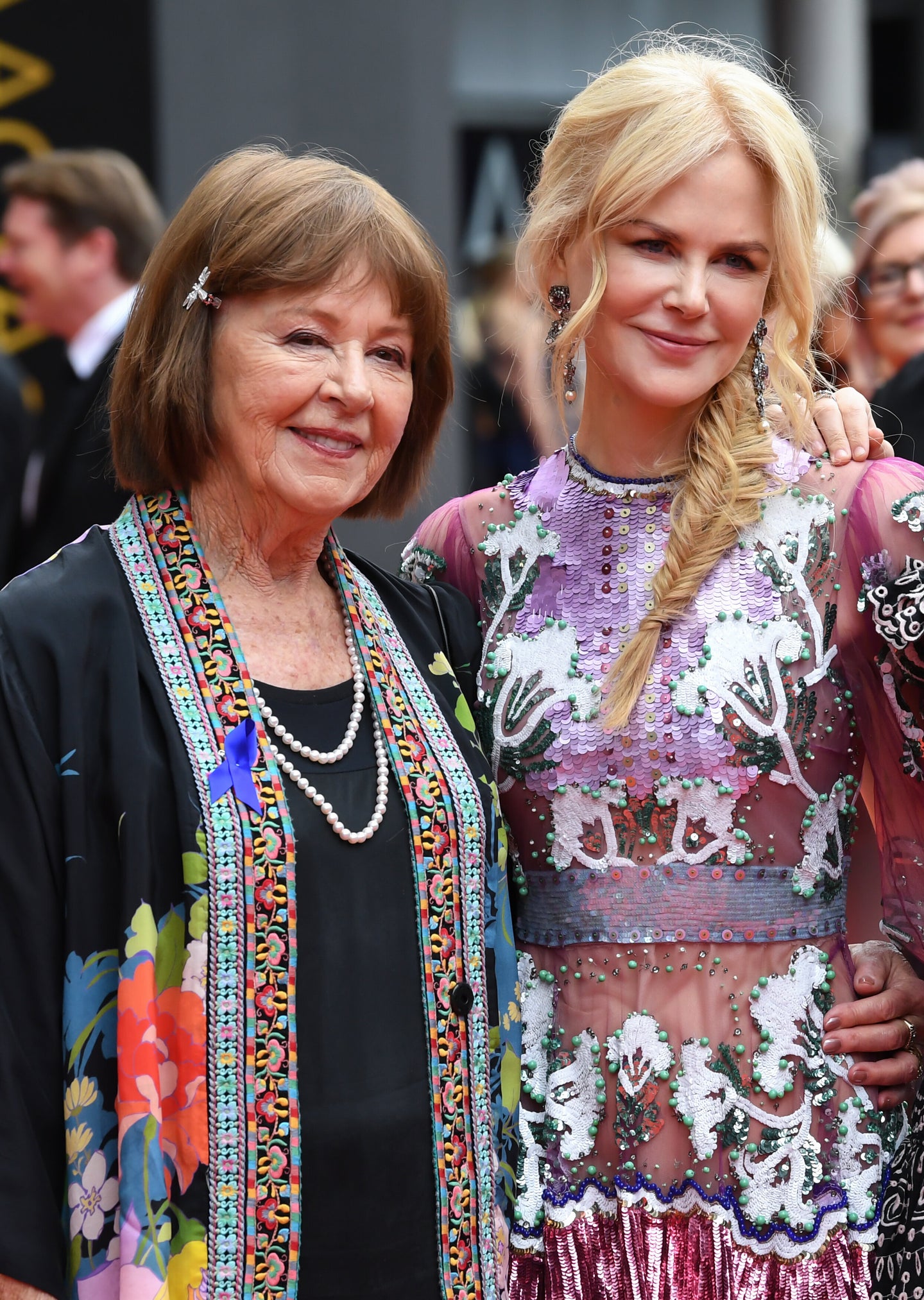 Nicole Kidman Reacts To The Death Of Her Parents | HuffPost Life