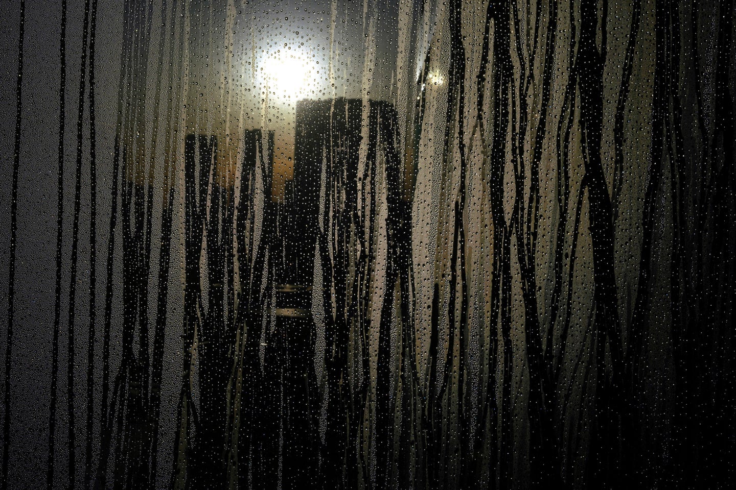 Here's How To Tell Normal Condensation Vs Rising Damp | HuffPost UK Life
