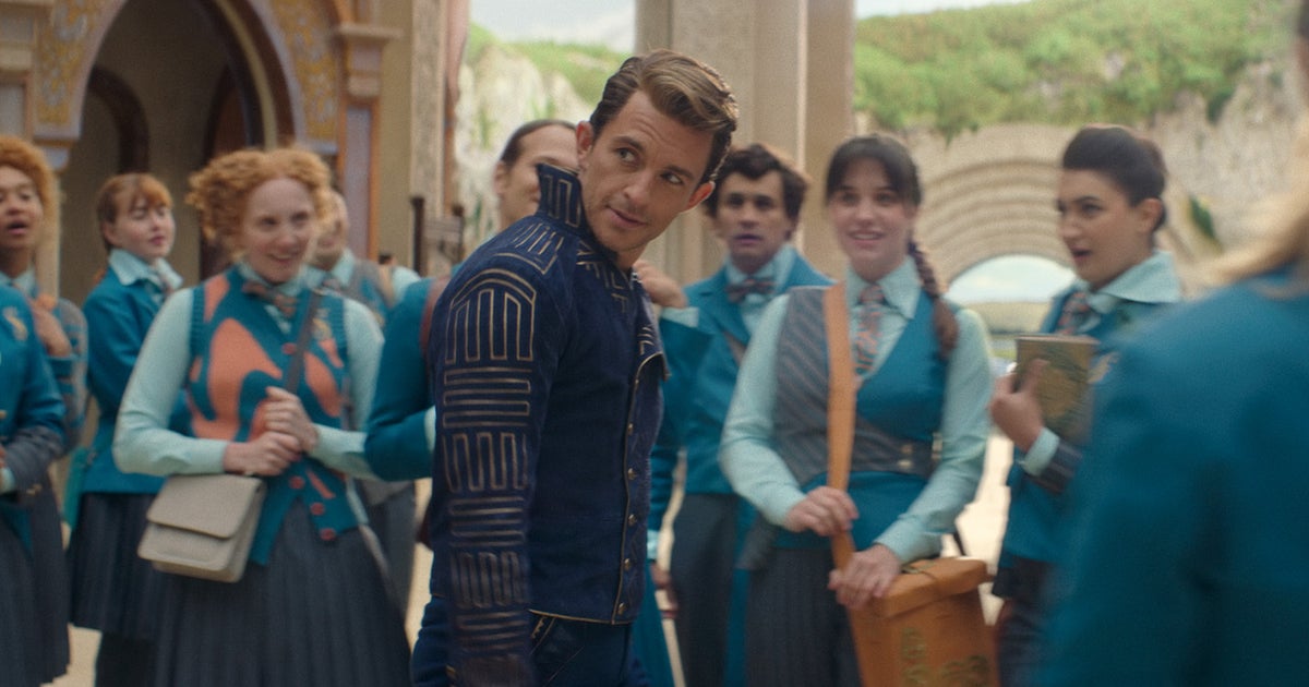 Jonathan Bailey Shares 1 Change He Made To Appearance For Wicked ...