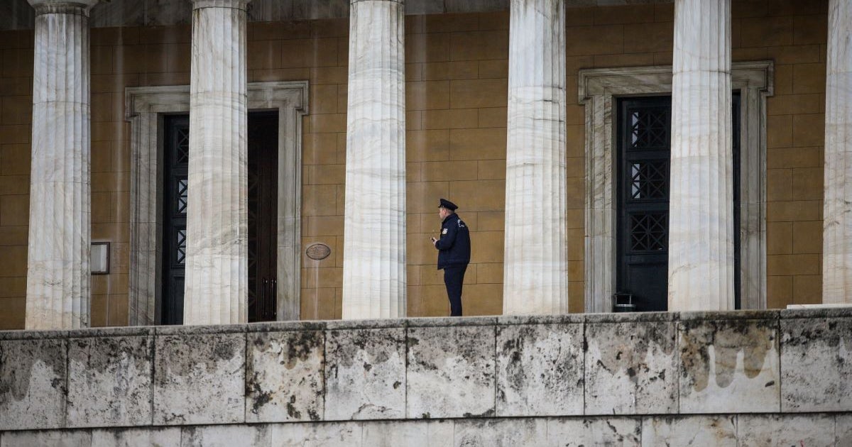 Αστυνομικός Βουλής: «Πίστευα ότι η αστυνομία δε θα με προστάτευε ...