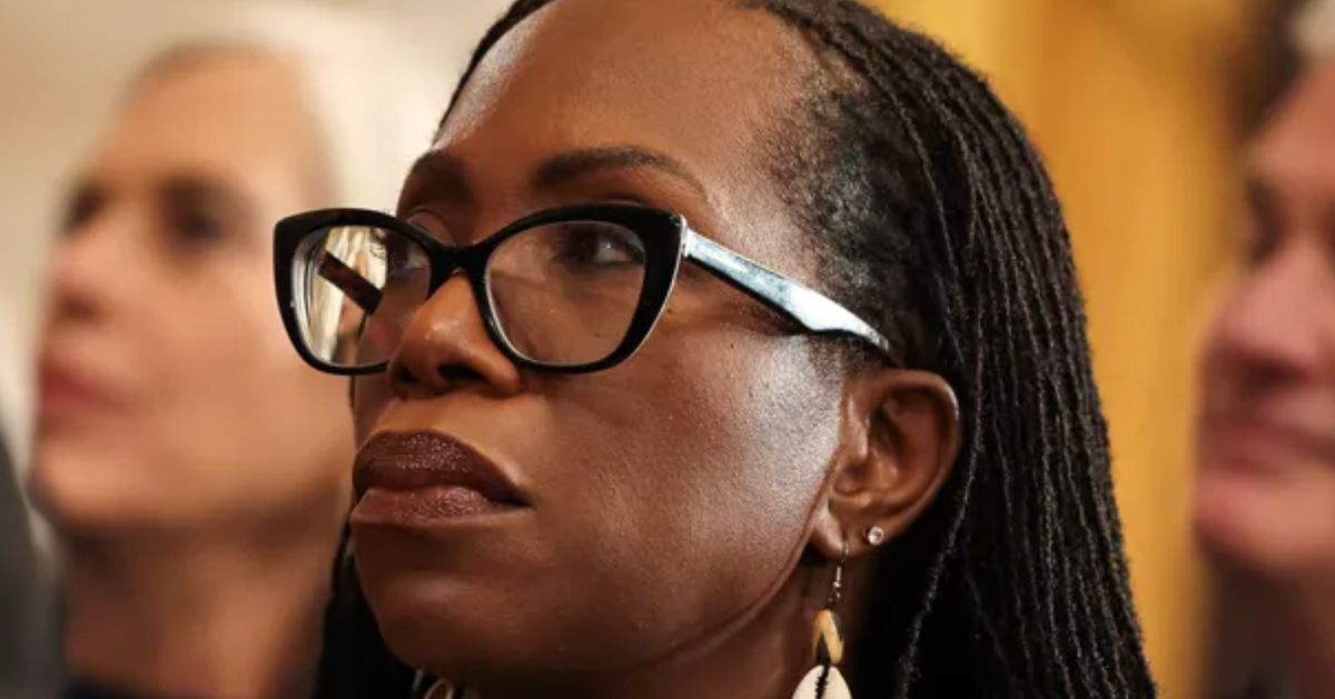 Ketanji Brown Jackson Wore Cowrie Shells At Inauguration. Here's What ...