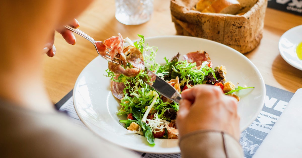 Here's The Best Time To Eat Lunch, Longevity Experts Say | HuffPost UK Life