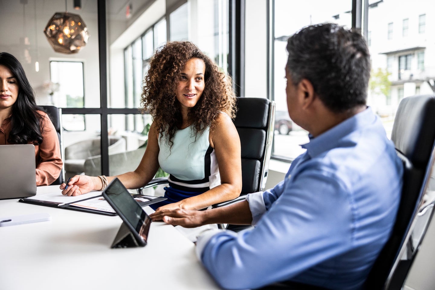 Work Etiquette: Avoid These Rude Meeting Behaviors | HuffPost Life