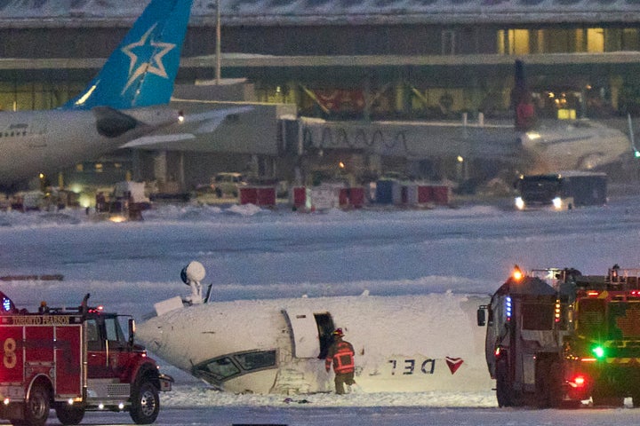 Delta Air Lines Flight Crashes At Toronto Airport, Injuring 21 ...
