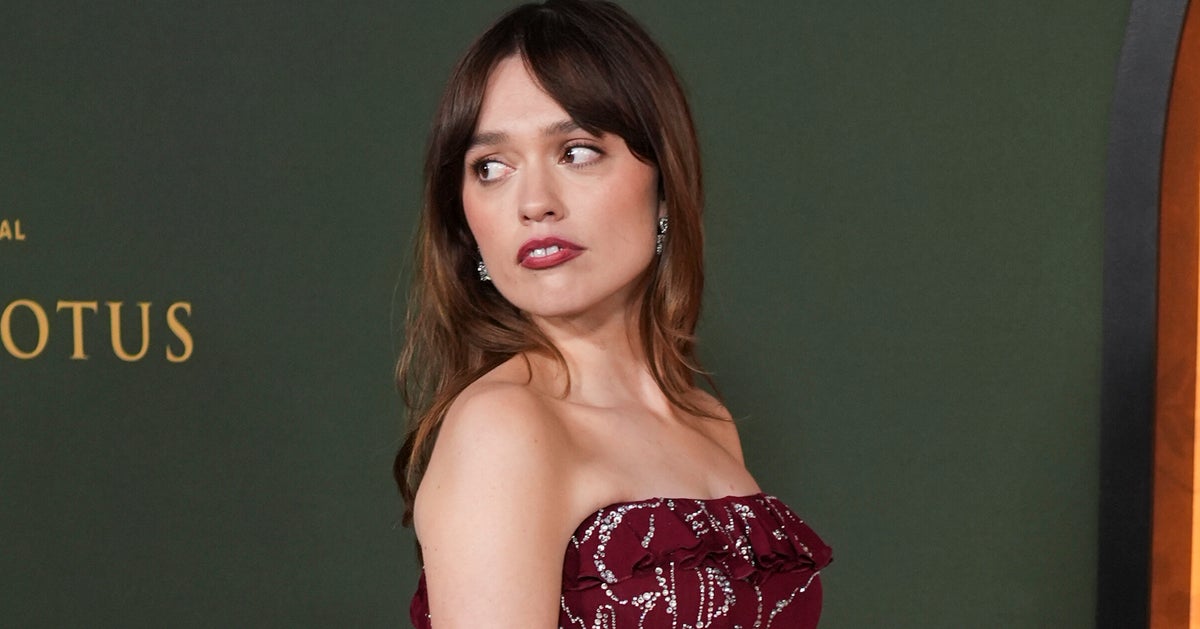 Aimee Lou Wood Says Georgia May Jagger Helped Her Love Her Teeth ...