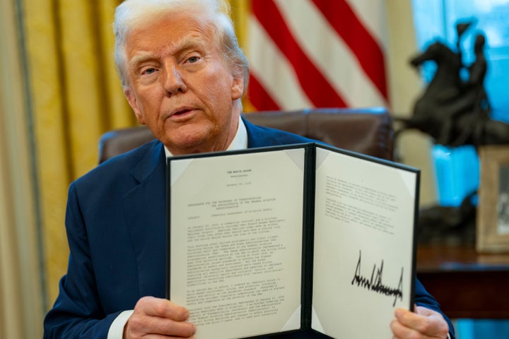 The Meaning Behind Donald Trump's Striking Signature | HuffPost Life
